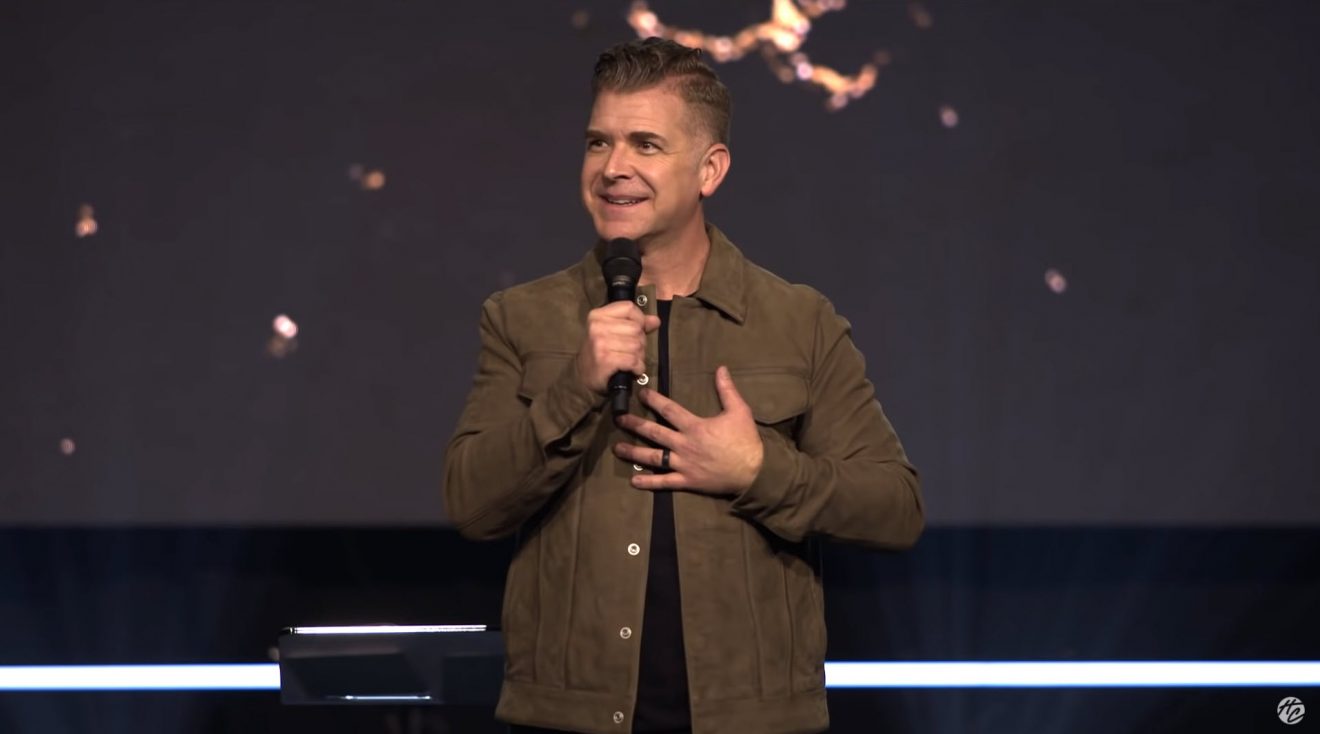 Pastor Resigns From Houston Megachurch After Admitting Affair