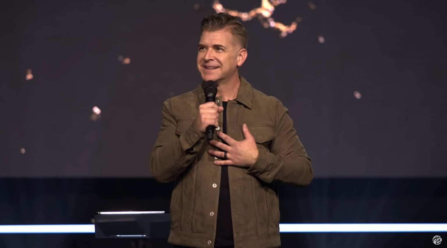 Pastor Resigns From Houston Megachurch After Admitting Affair
