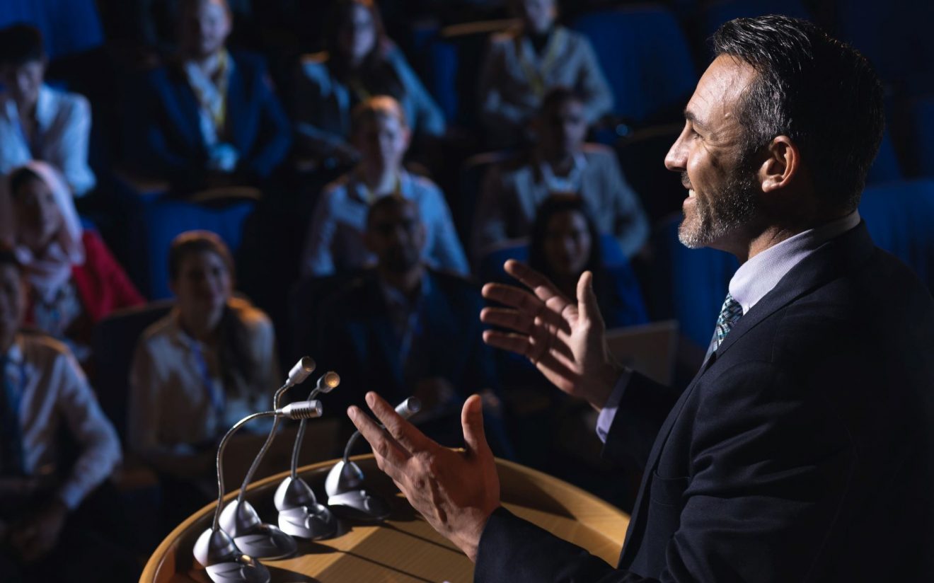 Former Insider Urges Megachurch Pastors To Stop Mark Driscoll's Abuse