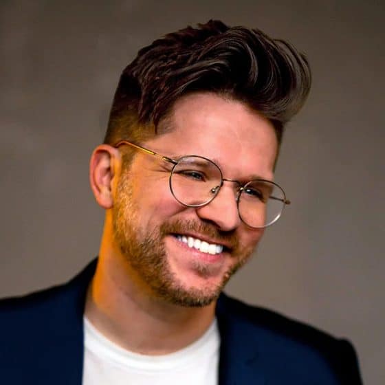 There’s A Reason Every Hit Worship Song Sounds the Same