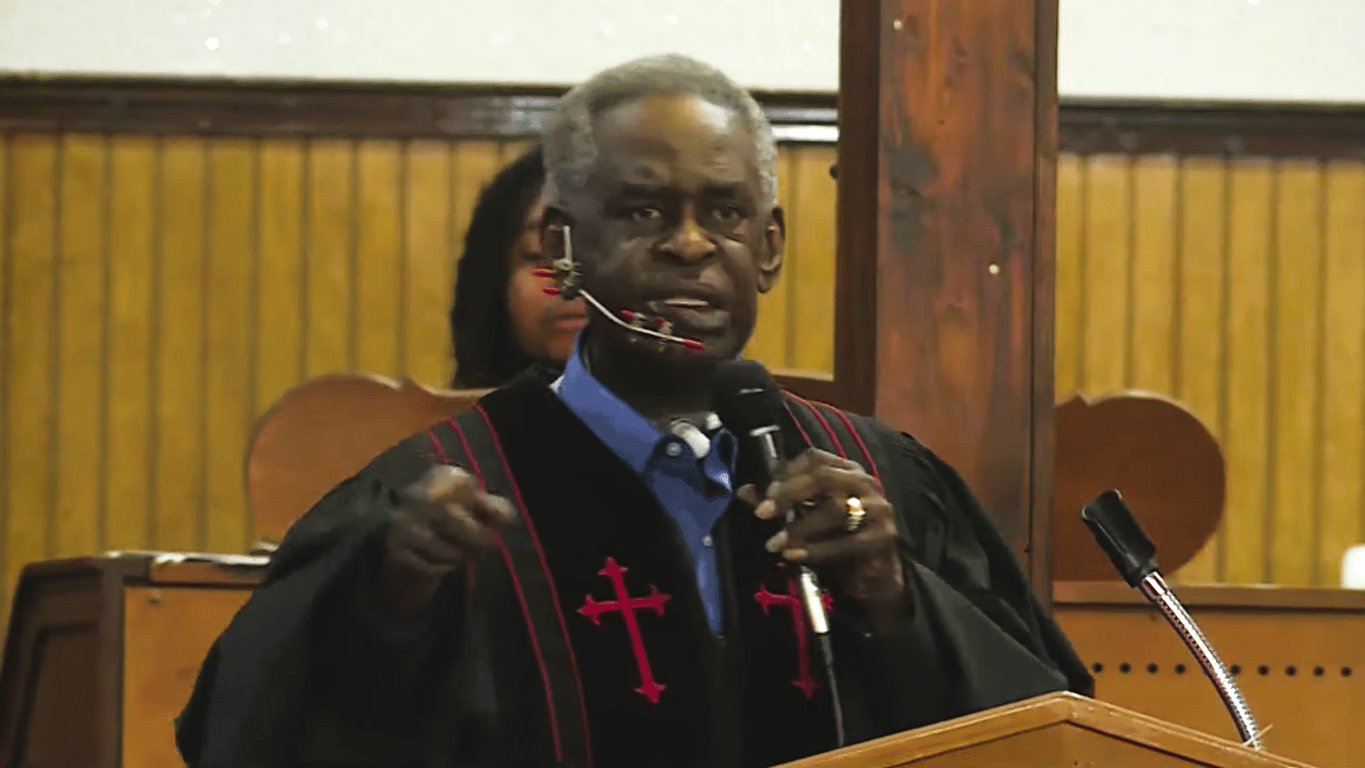 ‘Wounded’ But ‘Not Dead’: Pastor Shot in Face Returns to Pulpit on Easter