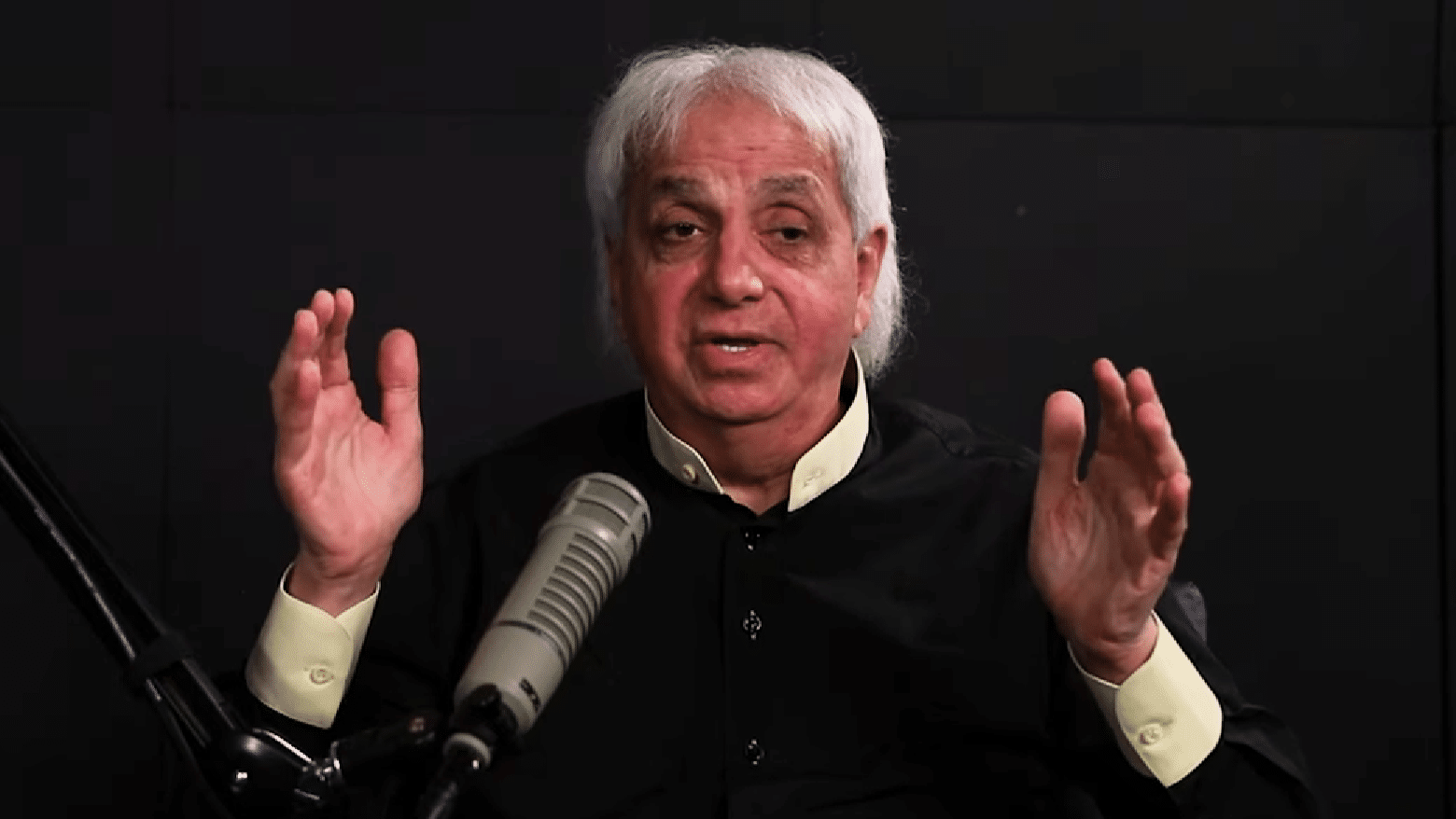 Benny Hinn Apologizes for Fundraising ‘Gimmickry’ While Defending Ministry