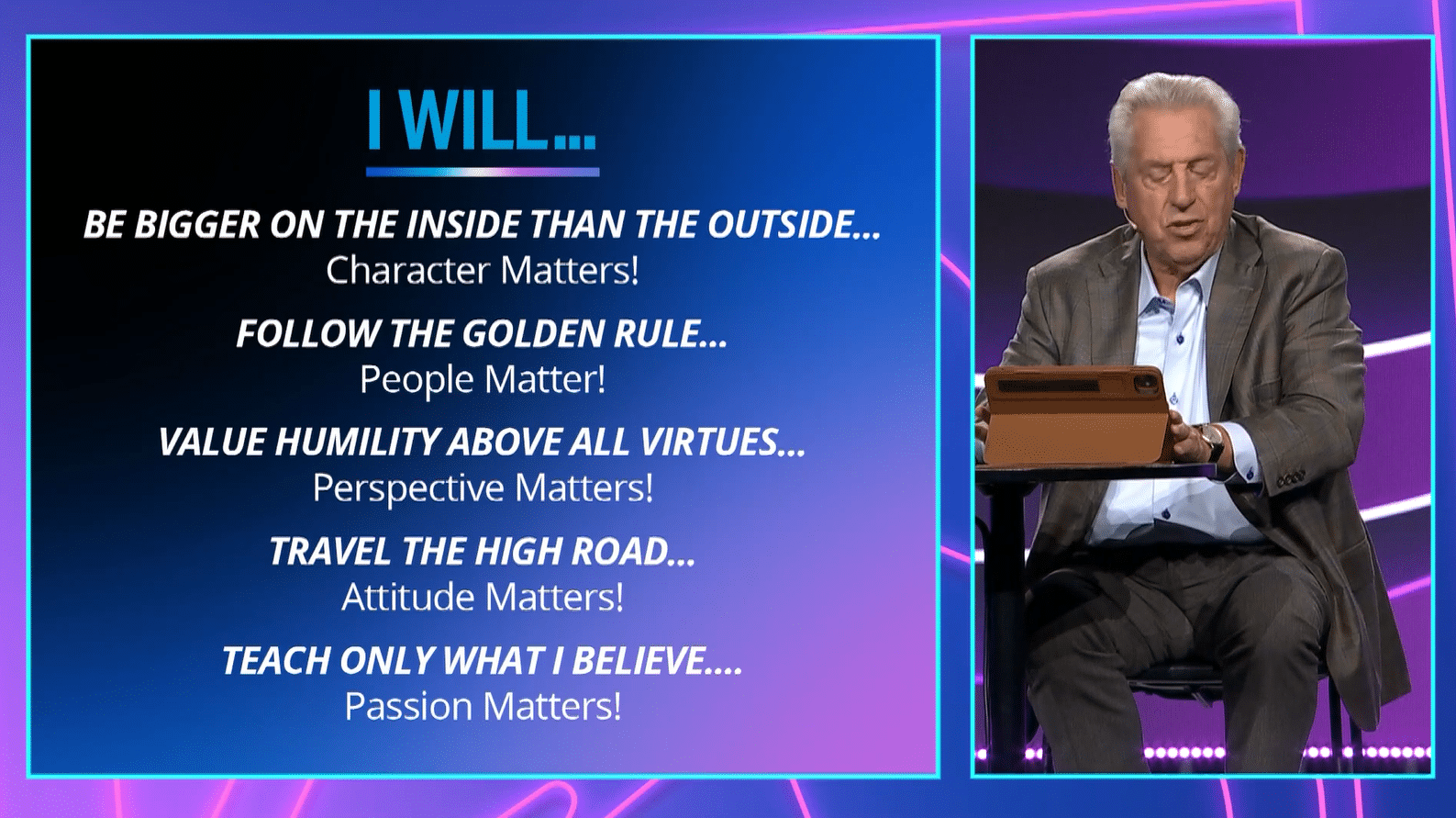 John Maxwell Praises Bill Hybels at GLS, Prompting Criticism